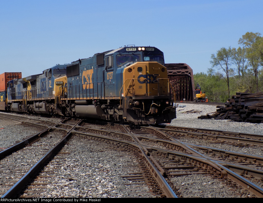 CSX 8737